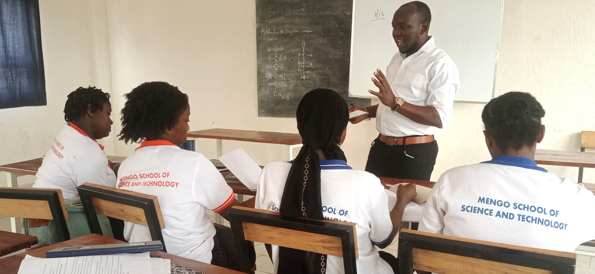 MENGO SCHOOL OF SCIENCE AND TECHNOLOGY – Lenen und dienen