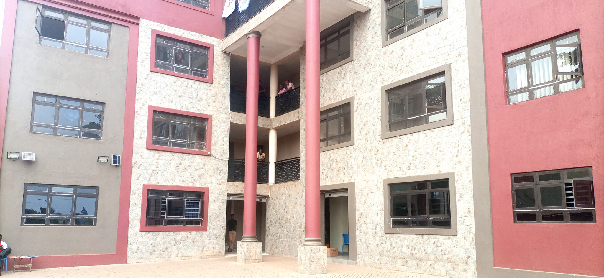 MENGO SCHOOL OF SCIENCE AND TECHNOLOGY – Lenen und dienen